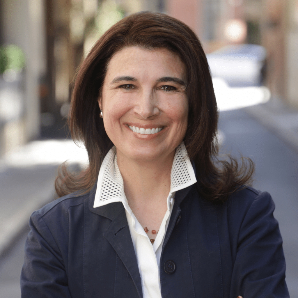 Dee Mostofi - Ragan Communications