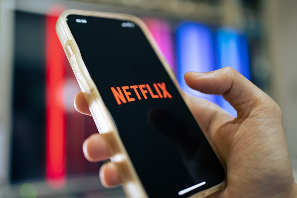Netflix memo outlines case for WB deal to employees; departing Meta ...